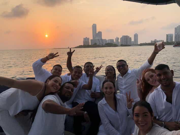 2-hour tour in Cartagena Sunset View in party boat - The Itinerary: What to Expect from Start to Finish
