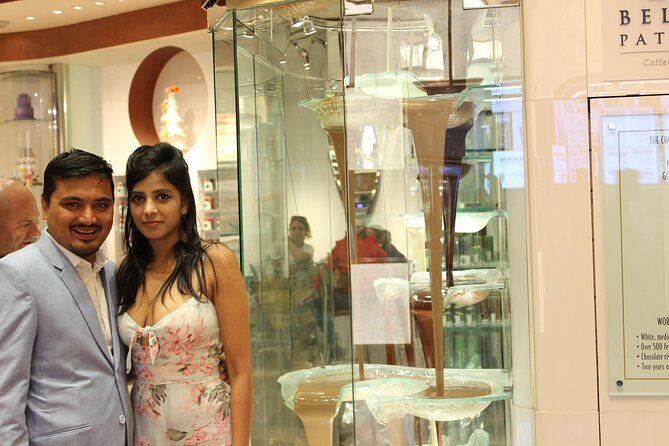 2-Hour Vegas Strip Walking Tour with Photos,Champagne & Vintage Vegas Goody Bags - The Sum Up