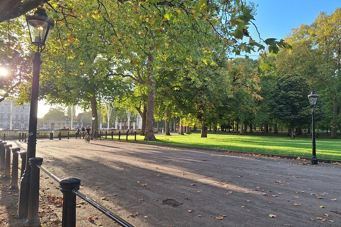 2 Hour Walking Tour From Buckingham Palace to Big Ben - Since You Asked