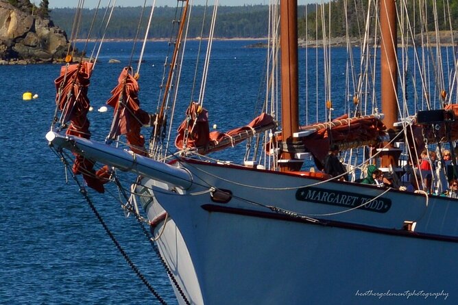 2-Hour Windjammer Sailing Trip in Maine with Licensed Captain - The Crew and Guide Interactions