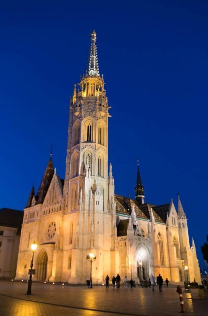 2 Hours Buda Castle Walking Tour - Walk with a Historian - Starting Point and First Impressions