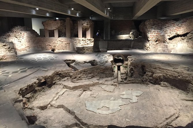 2-Hours Duomo of Milan Guided Experience With Entrance Tickets - Cancellation and Booking Information