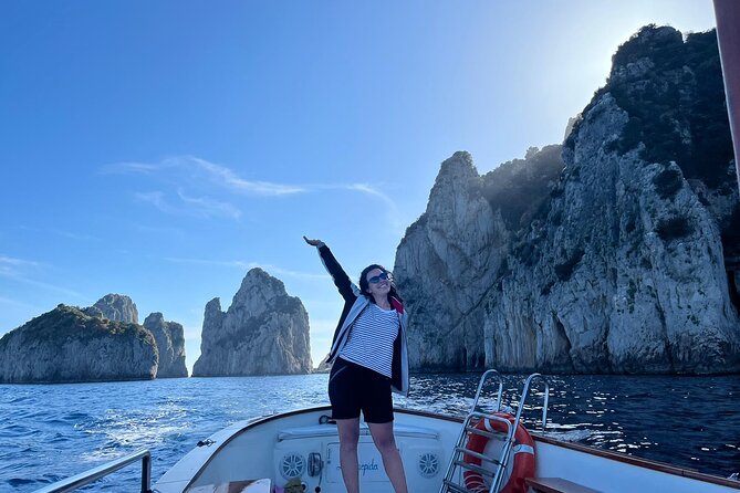 2 Hours Guided Sunset Tour of the Island of Capri with Aperitif - Who Is This Tour Best For?