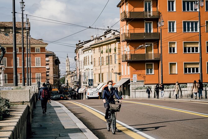 2 Hours Guided Walking Tour in Parma with Culinary Stop - Why This Tour Works