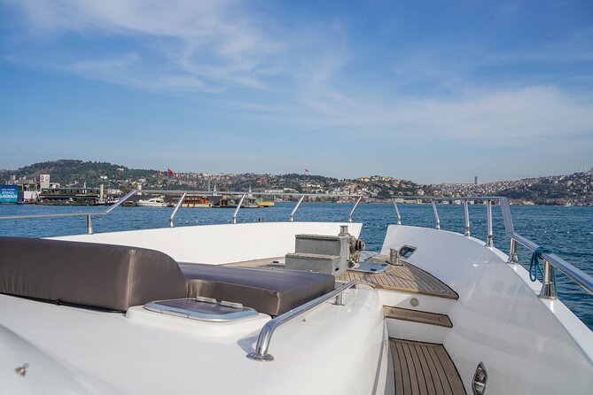 2-Hours Luxury Private Yacht Cruise on Bosphorus Istanbul - Onboard Amenities and Refreshments