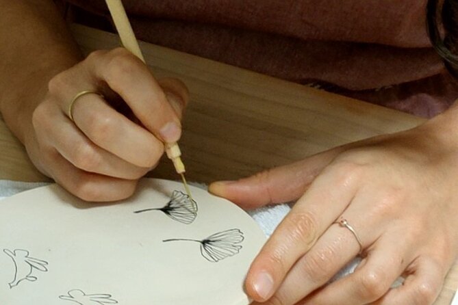 2 Hours Private Painting of Ceramics in Osaka - Included Materials and Amenities