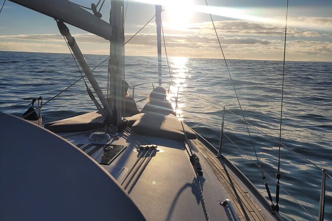 2 hours Private sunset experience by sailboat in Cascais - What Makes This Sunset Sailboat Tour Stand Out?