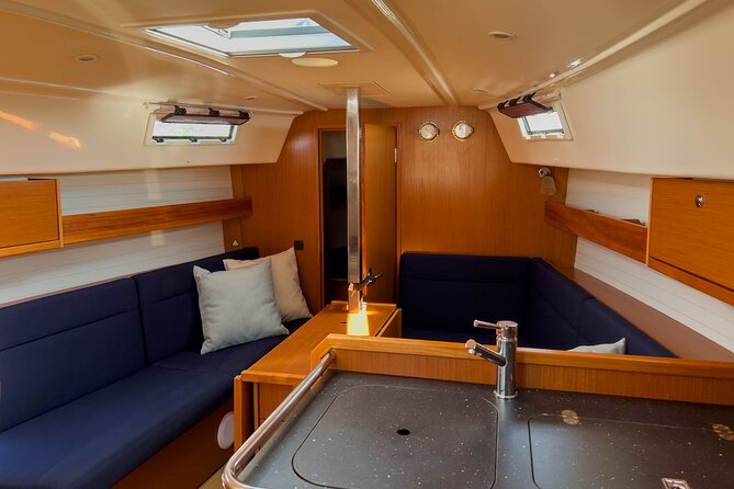 2 hours Private sunset experience by sailboat in Cascais - Who Should Consider This Tour?