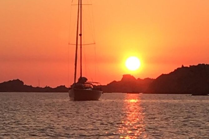 2 hours Private sunset experience by sailboat in Cascais - FAQ