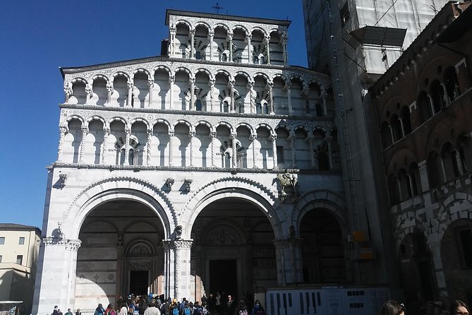 2-Hours Relax Walking Tour Through Lucca - What to Expect from the Experience