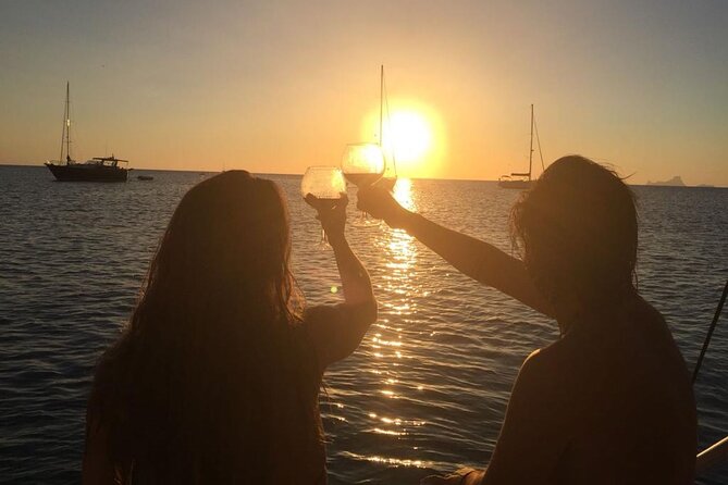 2 Hours Romantic experience for two by sailboat in Cascais - Final Thoughts: Is This Tour for You?