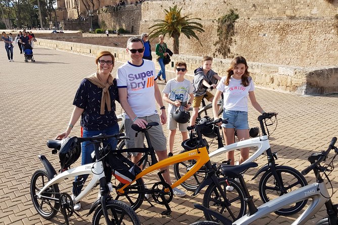 2 Hours Sightseeing E-Bike Tour in Palma De Mallorca - Meeting and Pickup Details