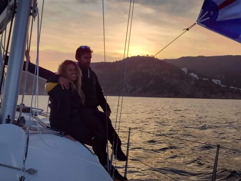 2 hours sunset sailing in a sailboat in Platja d'Aro - The Sum Up