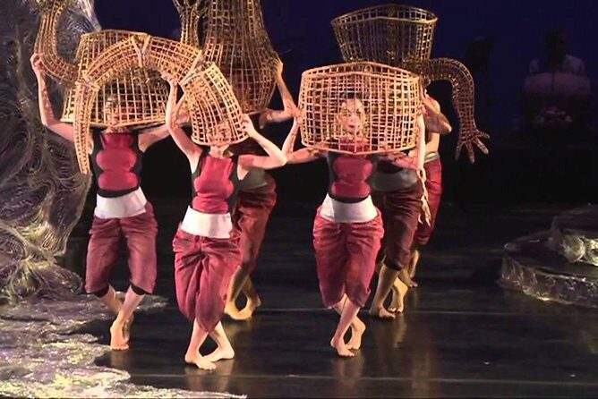 2 Hours Traditional Dinner Show with Free Transfer - Key Points