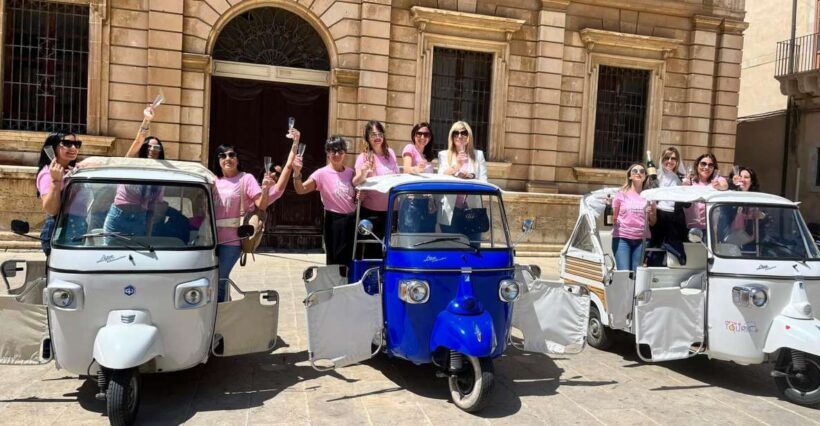 2 hours Tuk tuk tour in Siracusa - Key Points