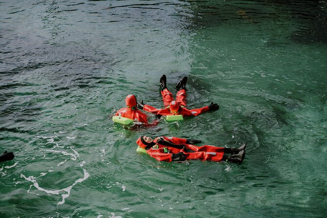 2 Hours Urban Arctic Floating Activity in the Harbours of Tromsø - The Group Size and Practical Details