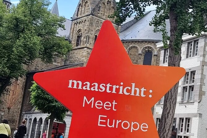 2 Hours Walking Tour in Maastricht - Highlights of the Tour