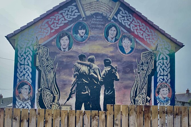 2 Hrs Belfast Unique History Terror & Mural Private Taxi Tour - Traveler Feedback and Experiences