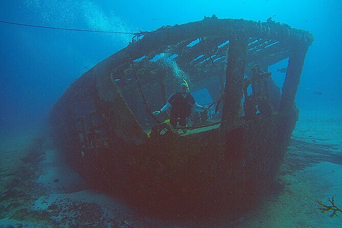 2 Tanks Scuba Diving Wreck and Reef in Cancun for Certified Divers - The Experience: Authentic Moments and Highlights