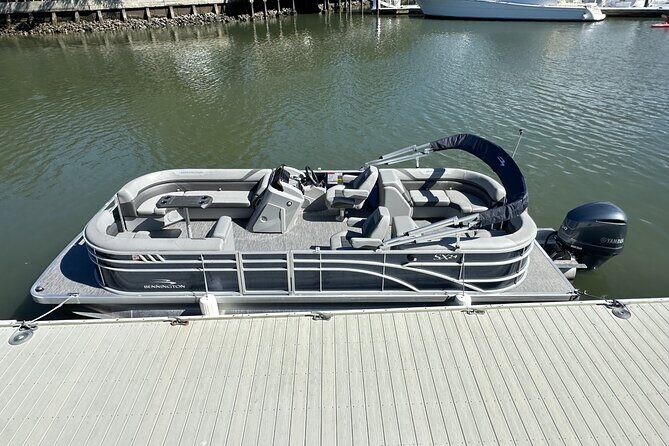 22 ft. Luxury Pontoon Private Hilton Head Boat Rental for 3 Hours - Introducing the Hilton Head Luxury Pontoon Boat Rental Experience