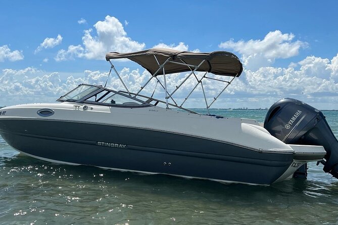 24 Ft Miami Bay: Private Boat, Gas Included , 8 people, Captained - The Experience: What to Expect on the Water