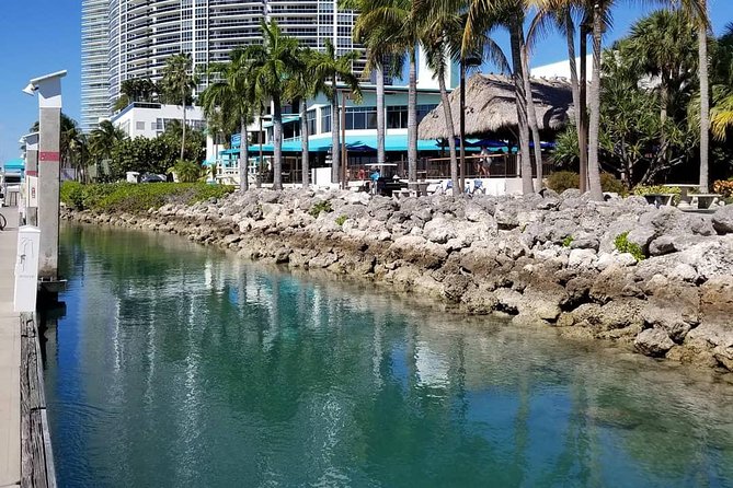 24 Ft Miami Bay: Private Boat, Gas Included , 8 people, Captained - FAQ