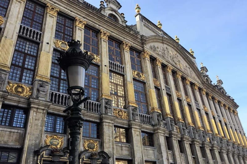2,5 Hours Walking Tour with Chocolate, Waffles and Frites. - The Itinerary in Detail