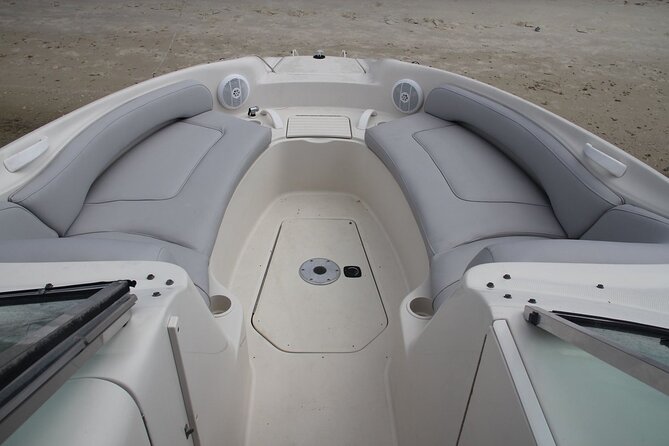 26 Ft Boat, Miami Bay Tour for 2 or 4 hours. 10 people - Introduction
