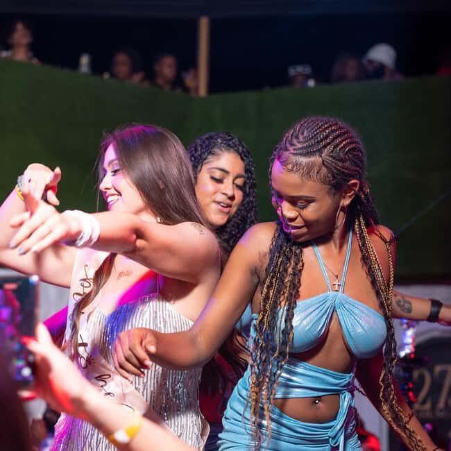 2727 Montego Bay Lounge Night Party Experience - Setting the Scene at 2727 Lounge