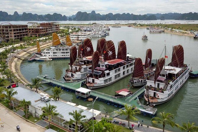 2D1N admire spectacular Halong Bay on Pelican Cruise | BEST PRICE GUARANTEE - Key Points