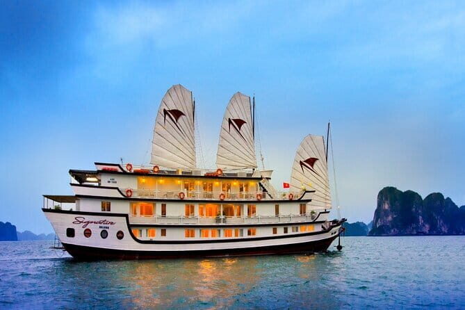2D1N Bai Tu Long Bay on Luxury Wooden Junk - A Detailed Look at the Bai Tu Long Bay 2D1N Luxury Junk Cruise