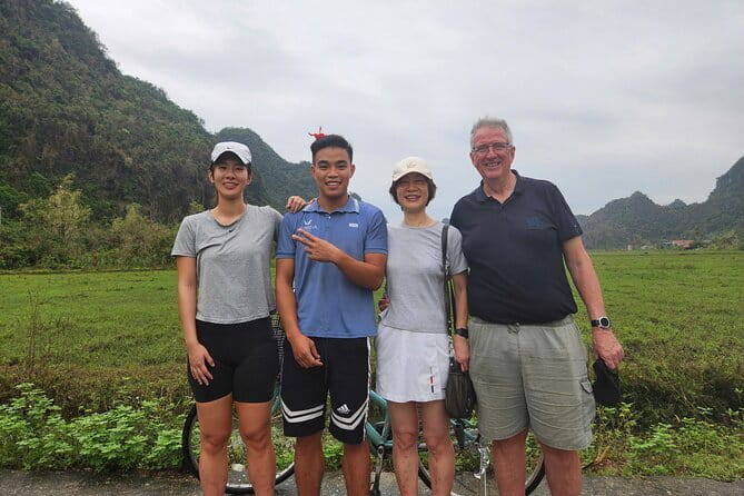 2D1N in less tourist area cruise with 5-10 pax, kayaking, biking - Key Points