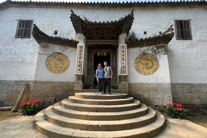 2D1N LOOP TOUR WITH EASYRIDERS 150CC (small group 5-10 PAX) - Group Size and Guides