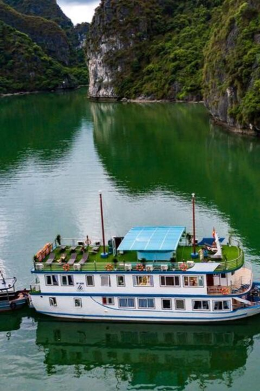 2Days 1Night Cruise: Ha Noi - Cat Ba island - Lan Ha Bay - Sunset and Evening Activities