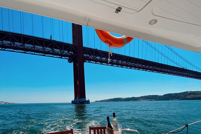 2H Lisbon Private Luxury Catamaran Tour With Welcome Drink - Booking Information
