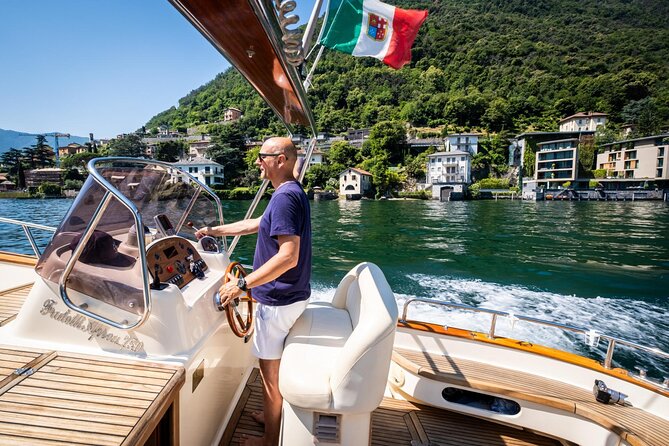 2H Private Cruise on a beautiful wooden speedboat on Lake Como - Key Points
