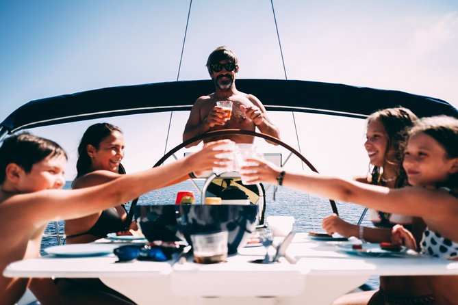 2h Private Group - Exclusive Boat Tour With Local Sailors! - Meeting and Pickup Information
