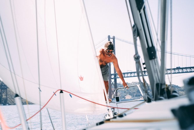 2h Private Group - Exclusive Boat Tour With Local Sailors! - Enjoy Local Flavors and Hospitality