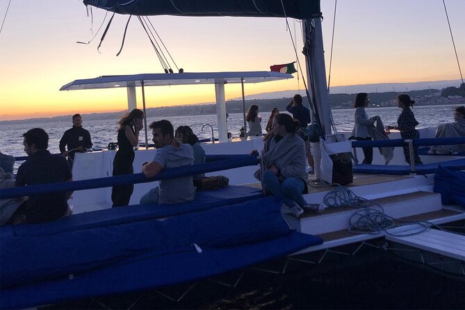 2H Private Sailing Catamaran Vertigo Tour in Lisbon up to 18pax - Accessibility and Amenities