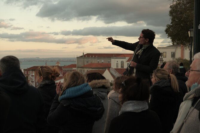 2H - Private Tour in Lisbon by Tuk-Tuk (Fluent French) - Key Points