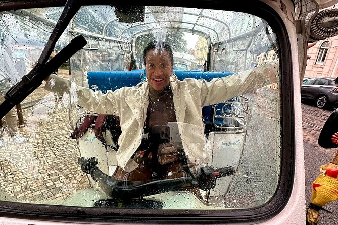 2H Tuk Tuk Tour Central Lisbon - Key Points