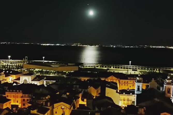 2H Tuk Tuk Tour Central Lisbon - Exploring Key Historic Neighborhoods