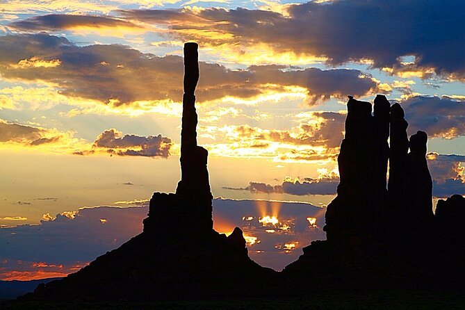 3.0 Hours of Monument Valley's Sunrise or Sunset 4×4 Tour - The Sum Up