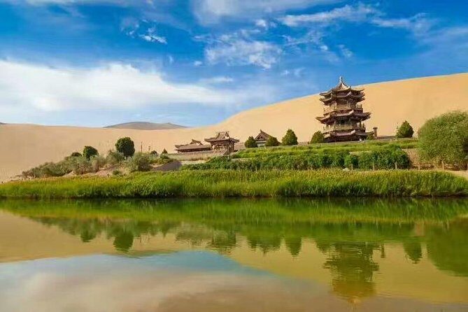 3-Day Dunhuang VIP Silk Road Tour: Mogao Grottoes and Han Great Wall - Hotel and Transportation: Comfort and Convenience