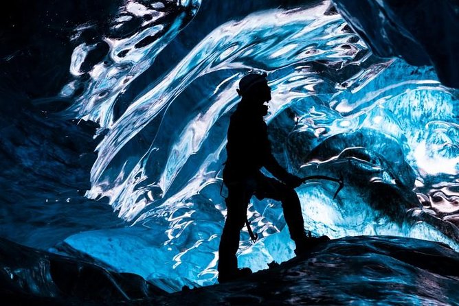3-Day Golden Circle, Ice Cave, Glacier Lagoon & Waterfalls Tour - Visiting Notable Sights