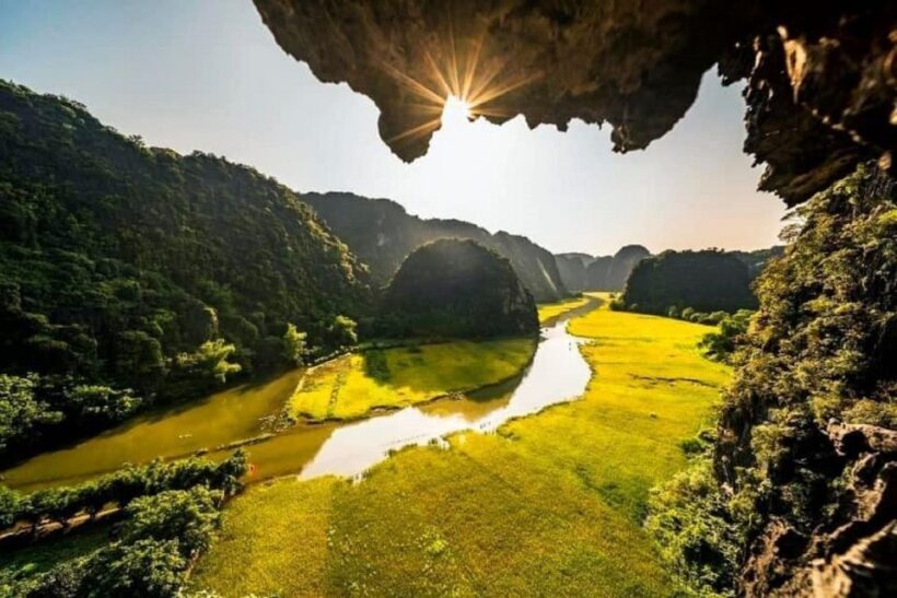 3-Day Ninh Binh Bungalow & Ha Long Bay 5 Star Cruise - Day Two: From Ninh Binh to the Majesty of Halong Bay