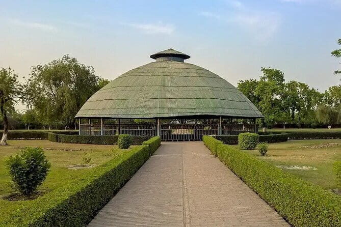 3 Day Private Tour, Bodhgaya to Varanasi via Rajgir, Kushinagar - Day 1: From Enlightenment to Rajgir’s Sacred Hills