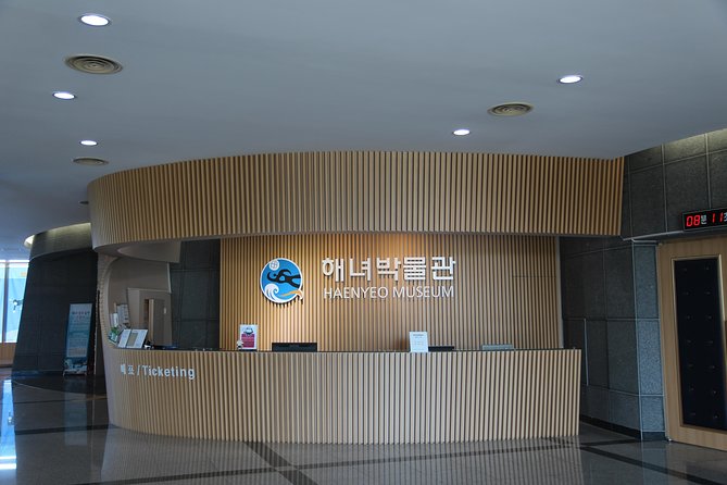 3-Day Private Tour of Jeju Island Including Nanta Show - Day 1: Arrival and First Impressions