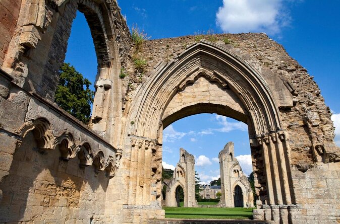 3-Day Stonehenge*, Glastonbury, Bath & the South West Coast Tour From London - Accommodation and Transportation
