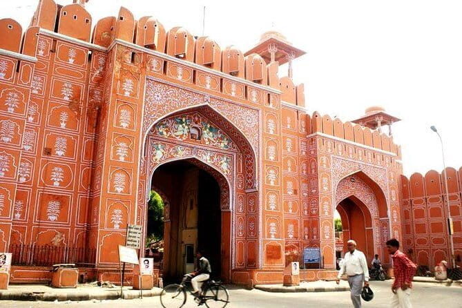 3-Day Tour to Delhi, Agra, Jaipur from Kochi with one-way Commercial Flight - The Value Proposition